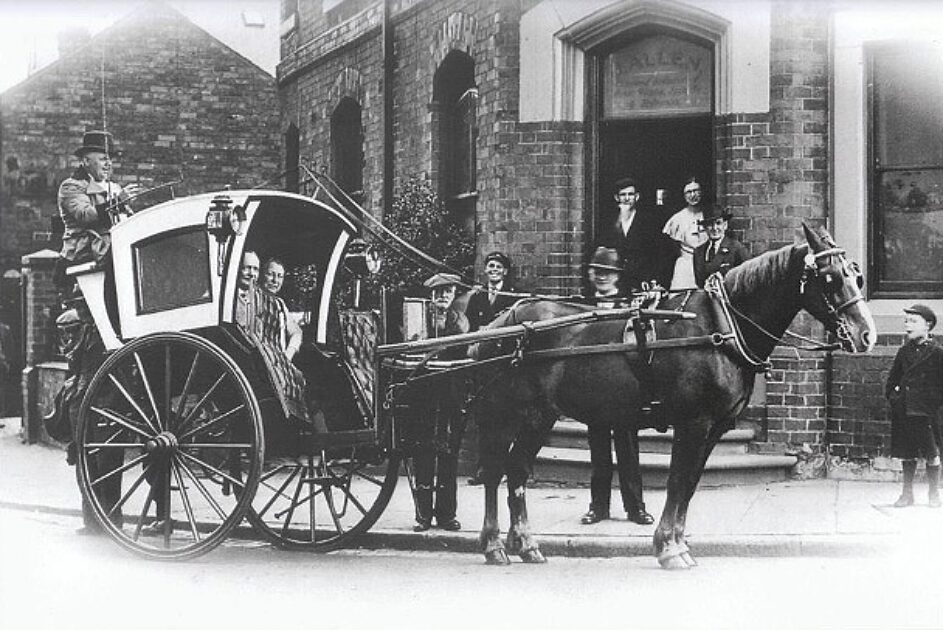 The Hansom Cab & The History Of Hinckley | G. Seller News