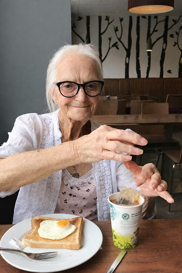 Obituary for Ellen Beryl Christine Lewis , nee Morley | G. Seller